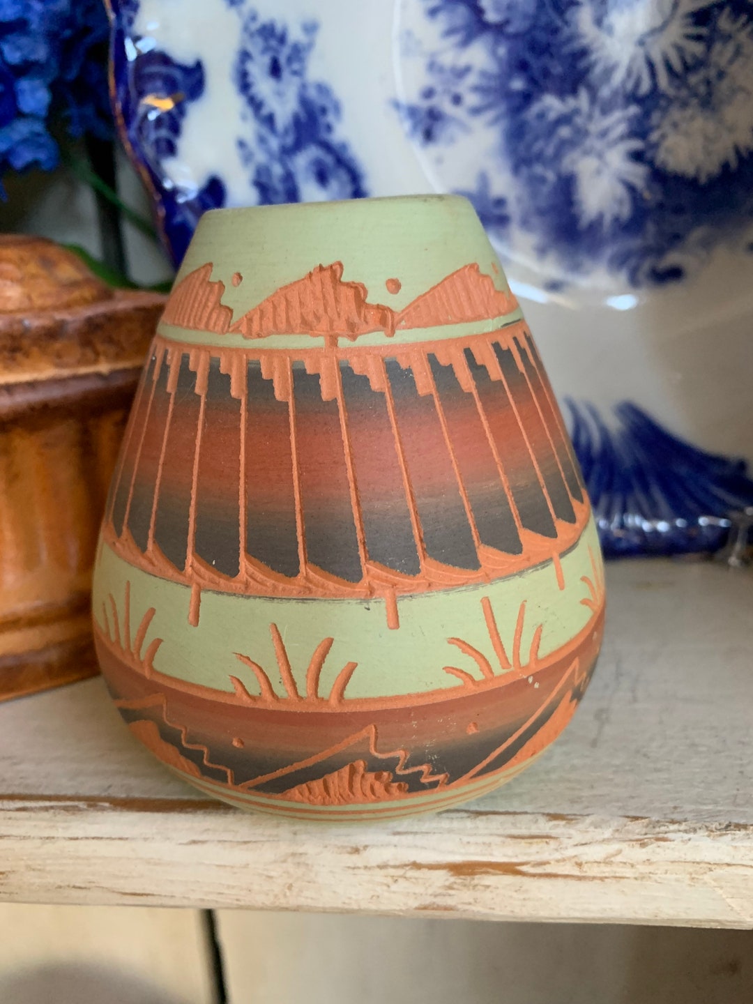 Navajo Native American Vase Signed J. Hayes Mesa and Feather Motifs - Etsy
