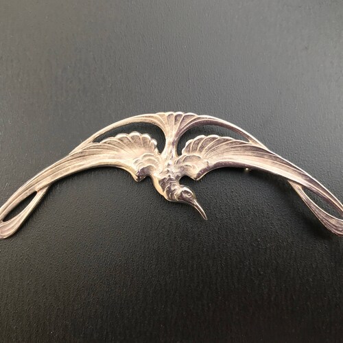 Art Nouveau Crane Brooch - Etsy