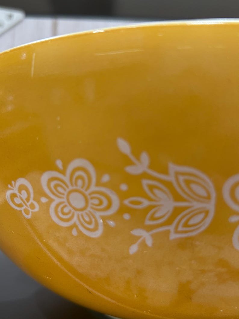 Vintage Pyrex 'butterfly Gold' Pattern Cinderella Mixing Bowl, Large 4 ...