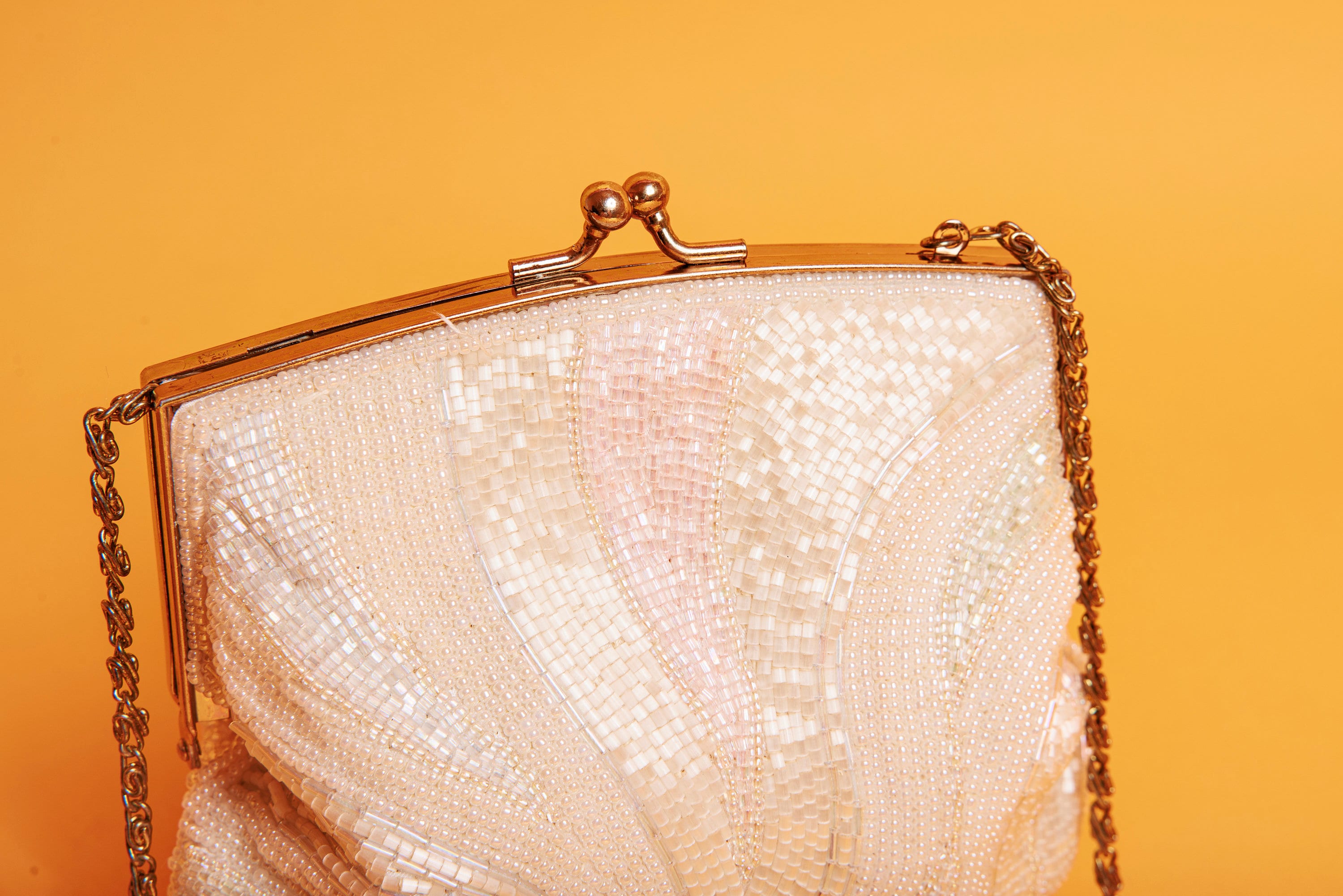 70s White Pastel Evening Beaded Clam Shell Purse Vintage Silver ...