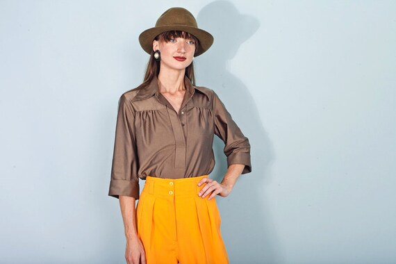 70s Knit Tan Pointy Collar Top Vintage Mid Sleeve Cla… - Gem