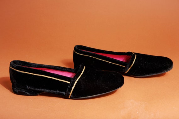50s Black Velvet Slip On Flats Vintage Textured Gold … - Gem