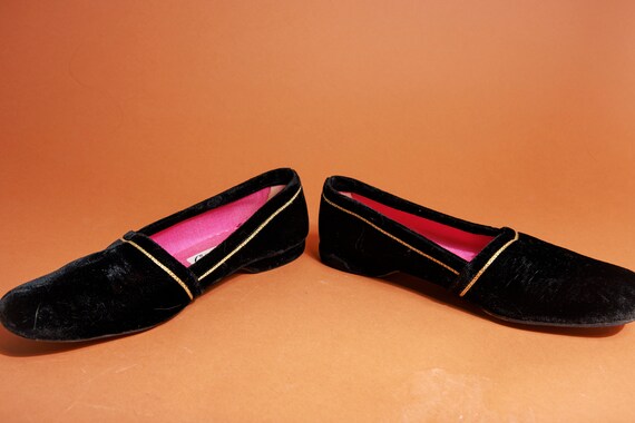 50s Black Velvet Slip On Flats Vintage Textured Gold … - Gem