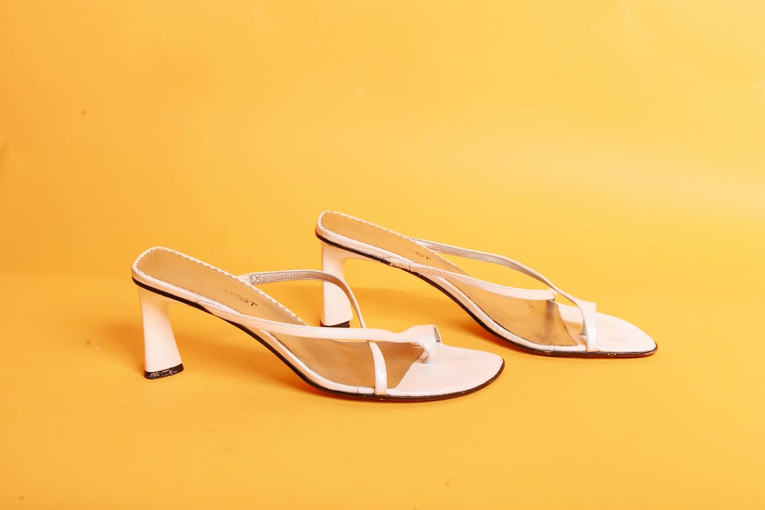 90s White Criss Cross Strappy Heels Vintage Curved Heel Textured ...