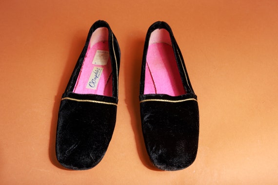 50s Black Velvet Slip On Flats Vintage Textured Gold … - Gem