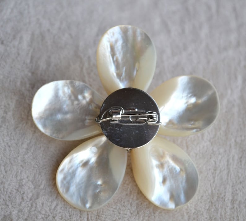 Pearl Brooch, Shell Brooch, Flower Brooch, Wedding Party, Bridesmaid ...