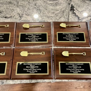 7"x9" Cherry Groundbreaking Shovel Custom Engraved Plaque for Any ...