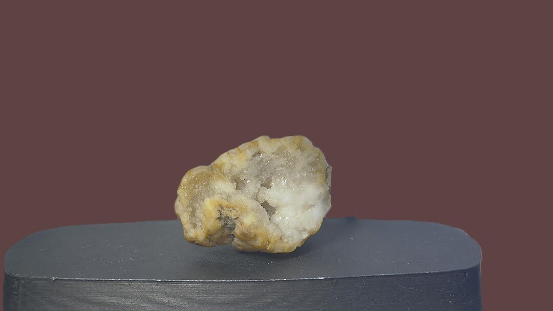 Amber Keokuk Geode W/ Goethite Inclusions and White Druzy - Etsy