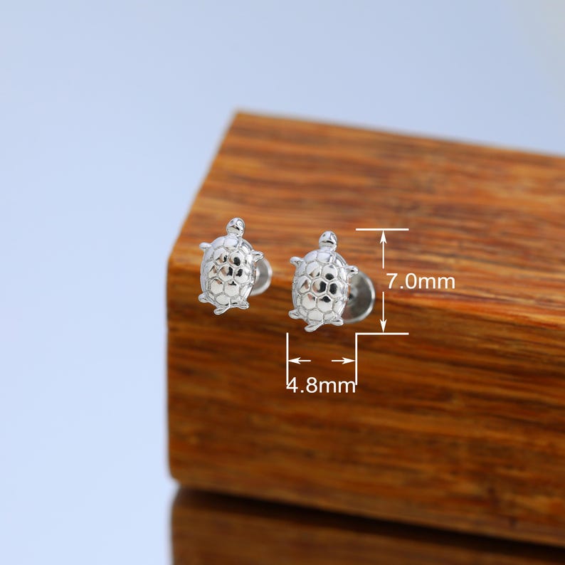 Sea Turtle Threadless Push-in Internally Threaded Stud Labret Piercing ...