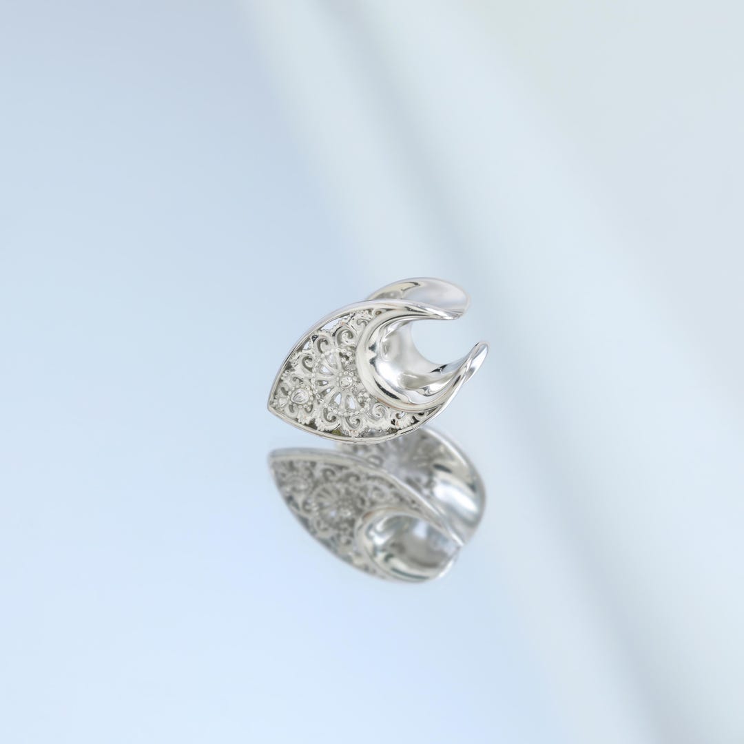 Delicate Pattern Ear Tunnels Ear Gauges 4G in Sterling Silver by ...