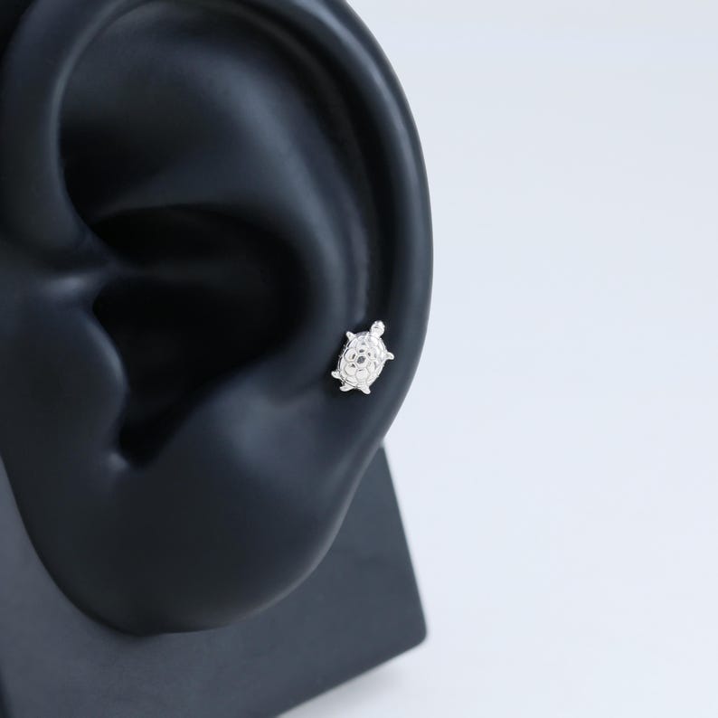 Sea Turtle Threadless Push-in Internally Threaded Stud Labret Piercing ...