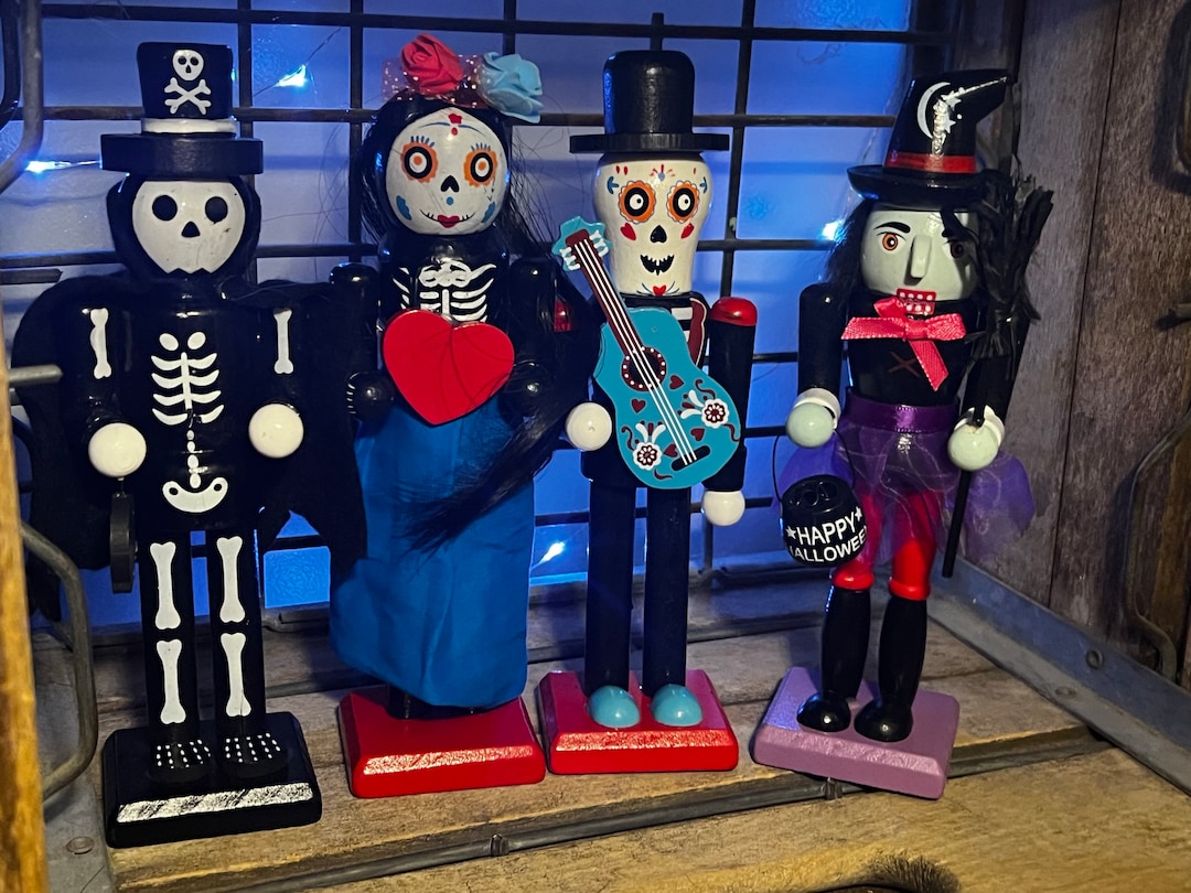 HALLOWEEN NUTCRACKER 4 Set8.5 Woodenday of Dead - Etsy