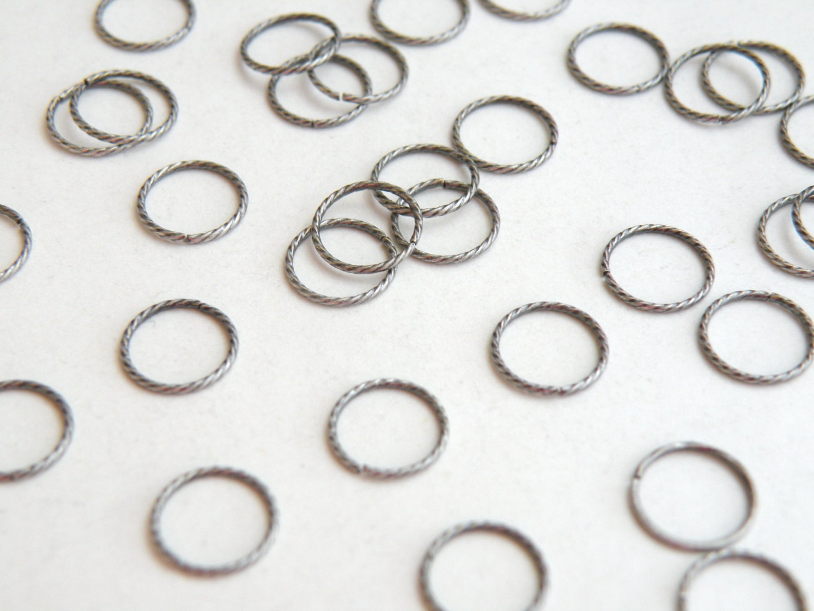 25 Fancy Twisted Jump Rings Open Round Antique Silver Plated - Etsy