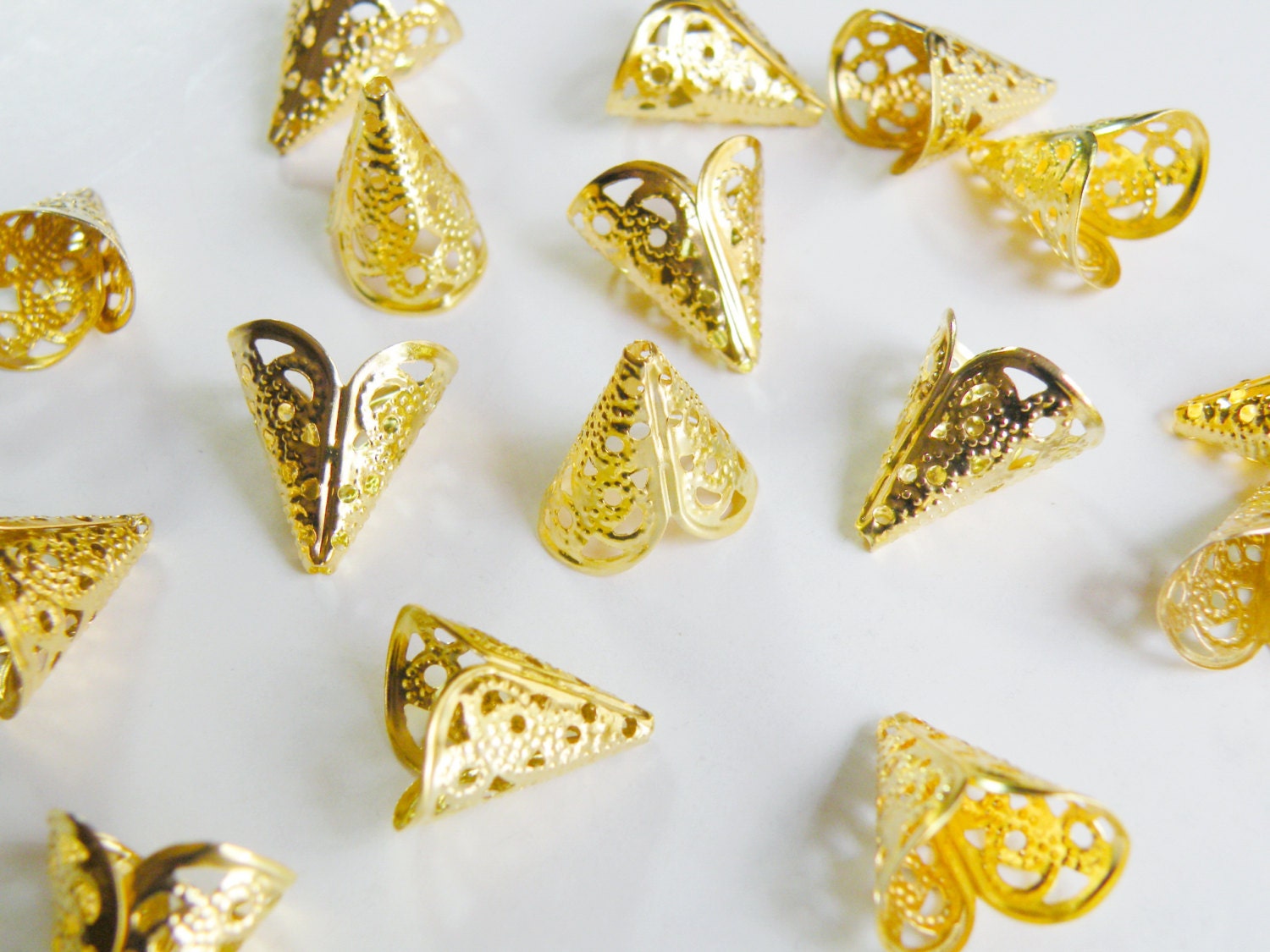 20 Filigree Cone bead caps shiny gold 16x11x17mm DB00835 | Etsy