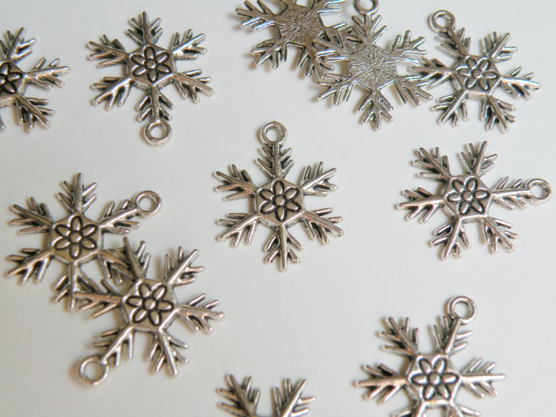 10 Christmas Snowflake Antique Silver Charms 24x18mm Winter Snowflake12 ...