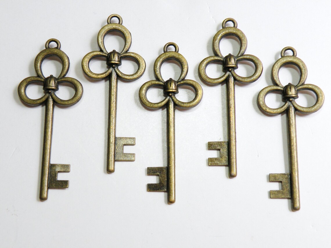 5 Triple Loop Clover Key Charms Bell Large Vintage Inspired | Etsy