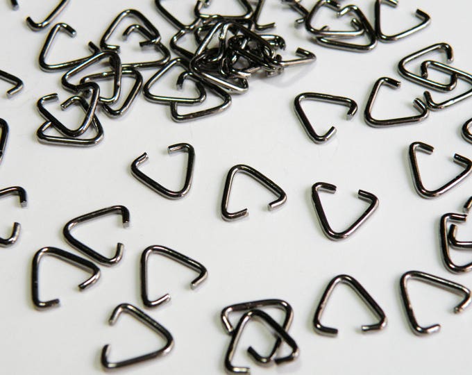 100 Triangle Jump Rings Shiny Gunmetal Pinch Bail 9x9x5mm 18 Gauge ...