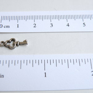 10 Clover Skeleton Key Tiny Charms Antique Silver 16x6mm DB05485 - Etsy