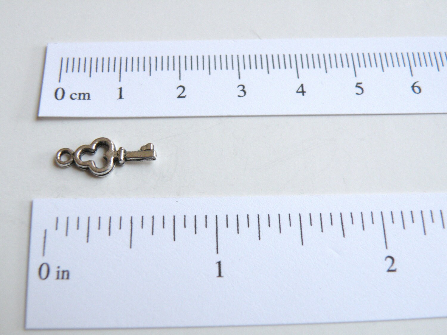 10 Clover Skeleton Key Tiny Charms Antique Silver 16x6mm DB05485 - Etsy