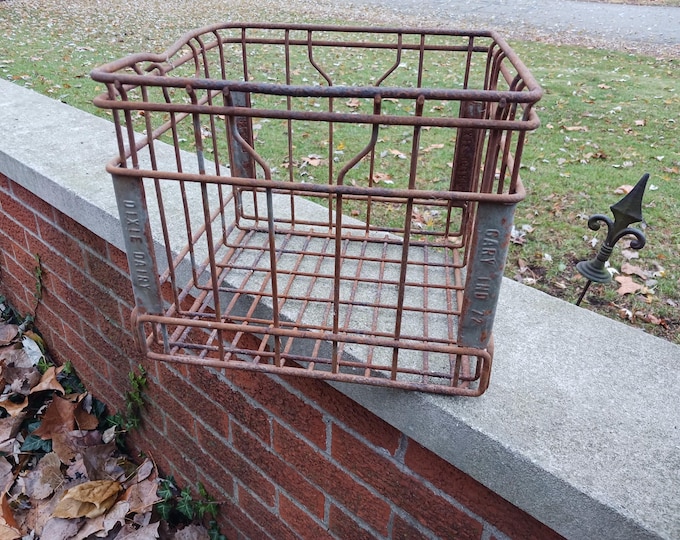 Vintage Metal Wire Milk Crate Dixie Dairy Gary, IN 72. Dairy Box Milk ...