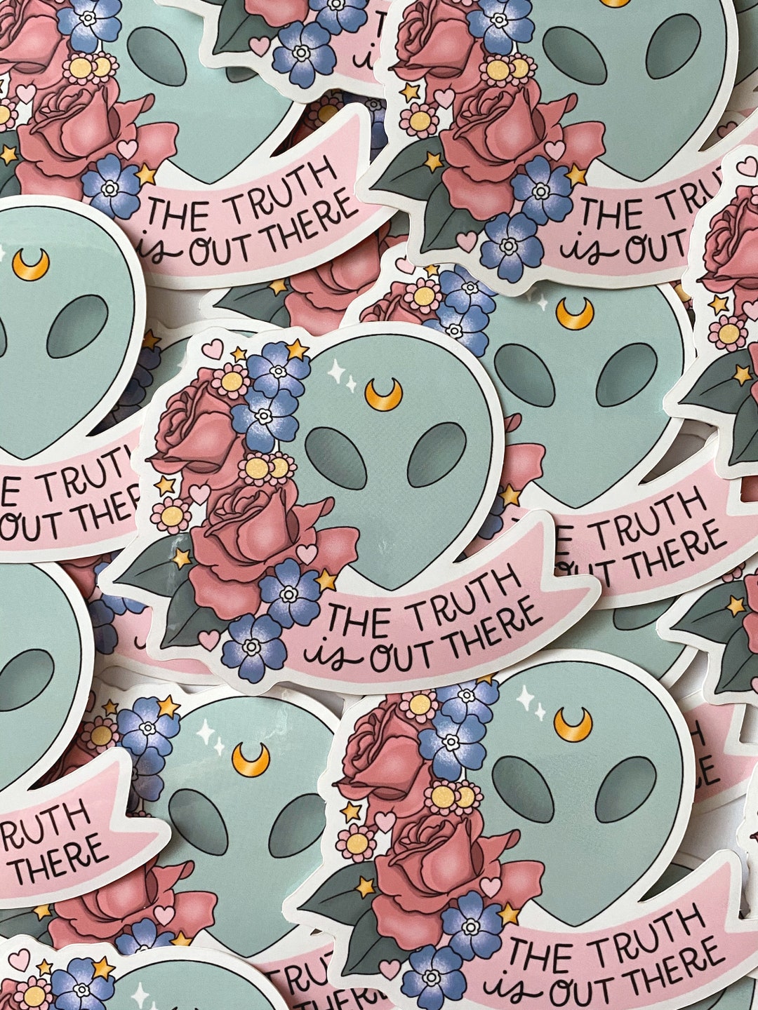 Alien Vinyl Sticker | Xfiles | UFO | Floral | Pastel - Etsy