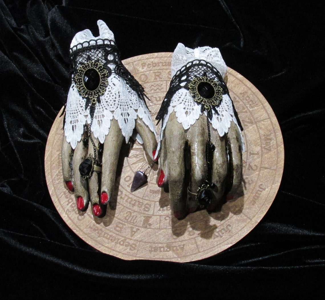 Vintage Creepy Life Size Fortune Teller Hands W/disc and Pendulum ...