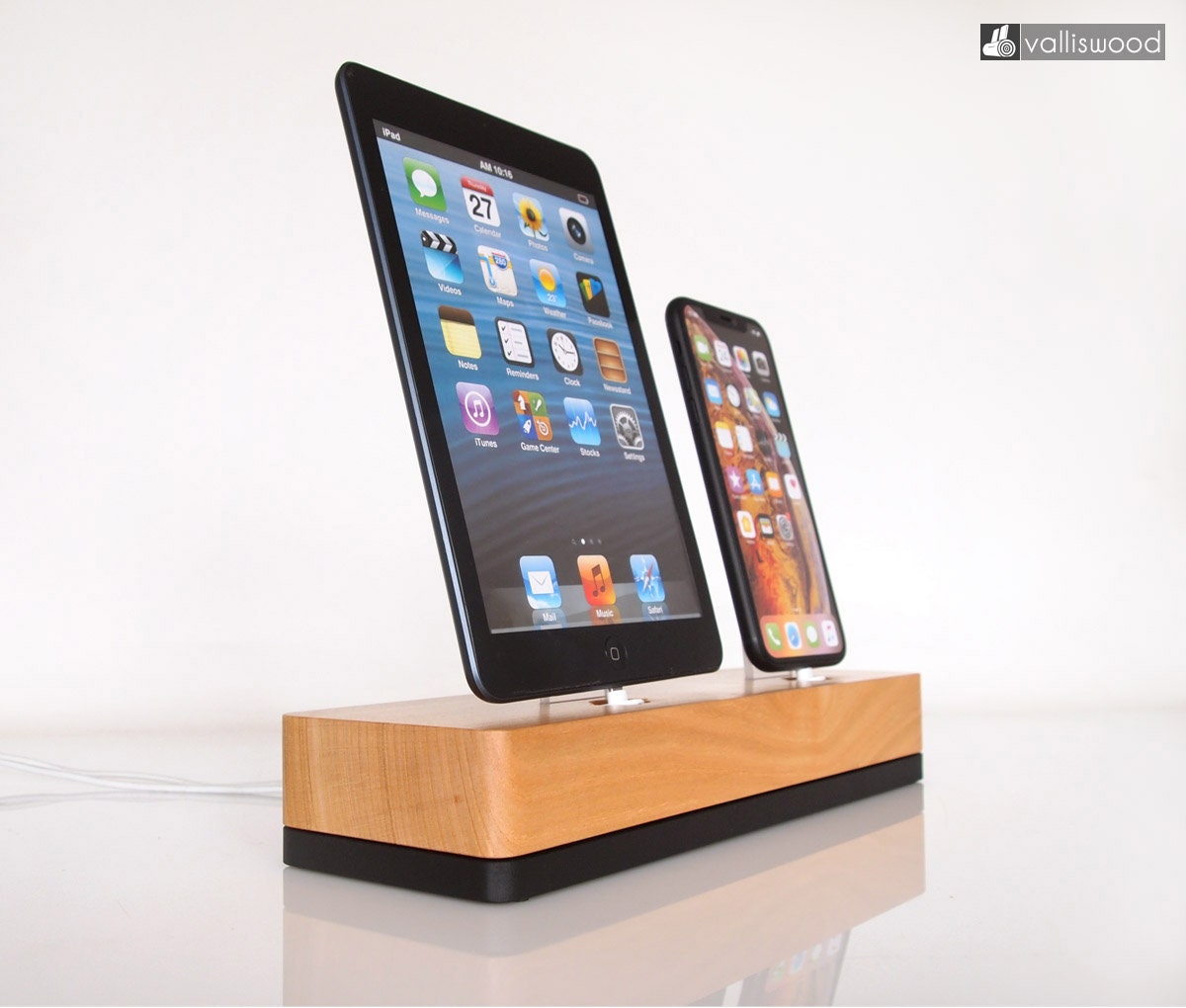 Universal Wooden Dual Docking Station - Iphone, Ipad, Android, Airpods ...
