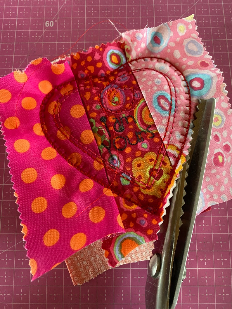 Quilted Hearts ITH - 2 Sizes - Each Size in 3 Languages + 2 Blank ...