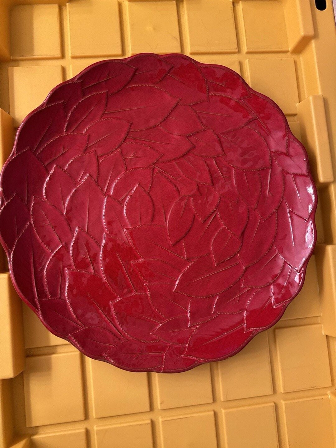 Red Ceramic Leaf Detail Plate Decorative Serving Homeware Made in Italy ...