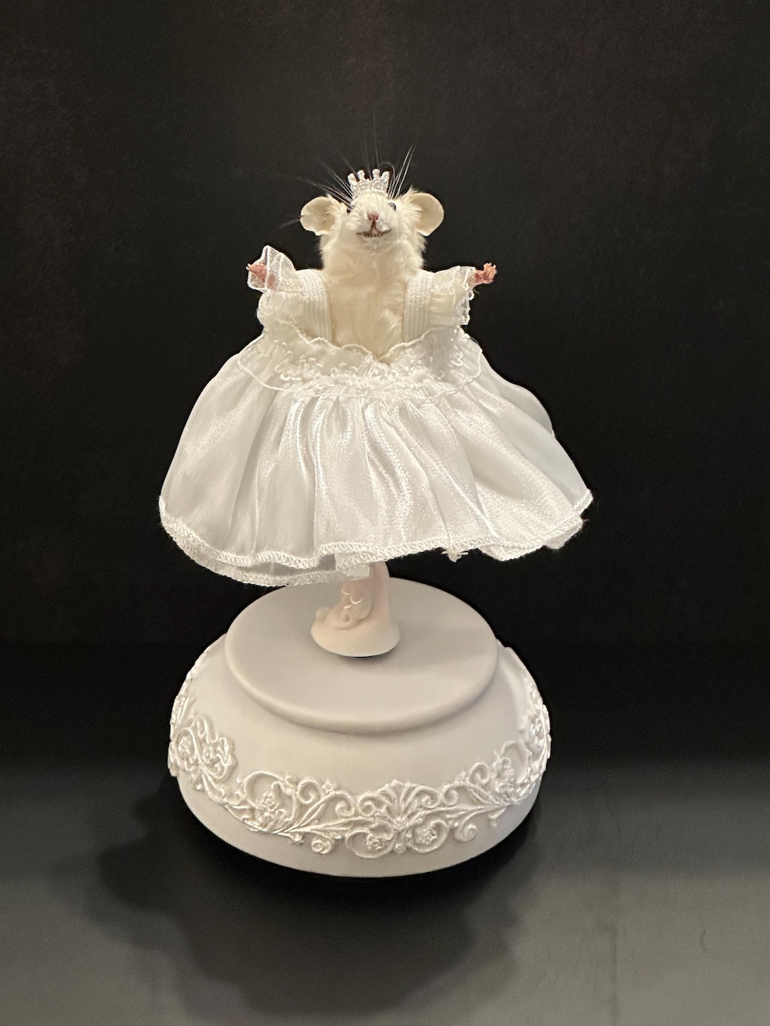 Taxidermy Ballerina Mouse Music Box – Wind up Spinning Mouse ...