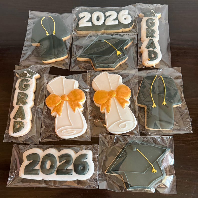 Graduation Cookie Cutter Set — 2026 Grad Cap Gown and Diploma — 3D ...