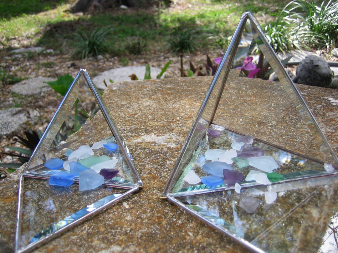 4" Pyramid Glass Box - Etsy