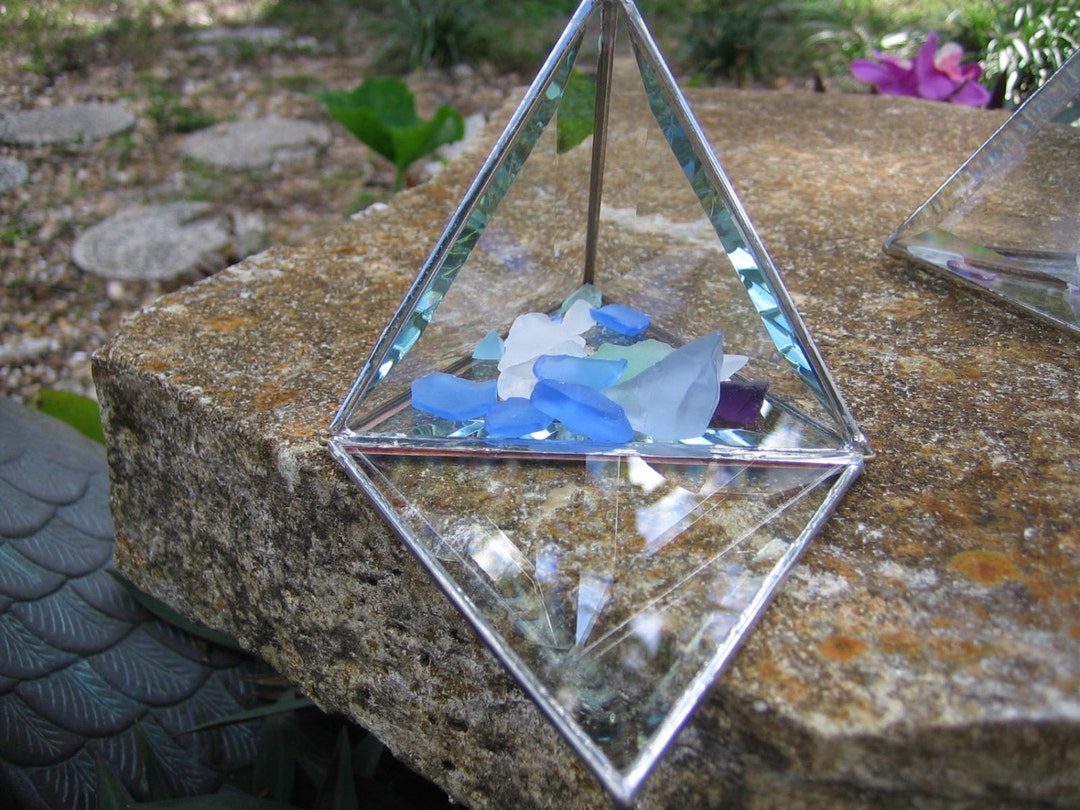3" Pyramid Glass Box - Etsy