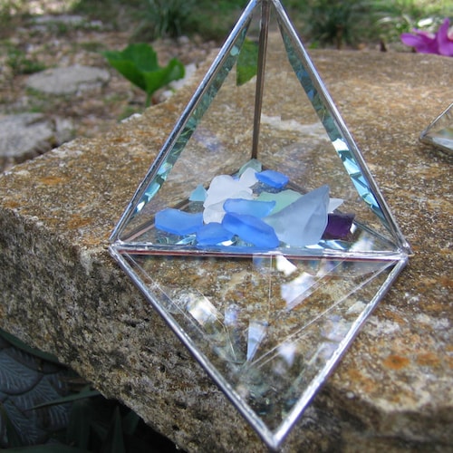 3 Pyramid Glass Box - Etsy