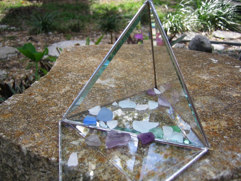 6" Pyramid Glass Box - Etsy
