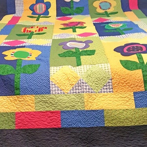 Farmhouse Daisies: Country Flowers Applique Quilt Pattern (PDF) - Etsy
