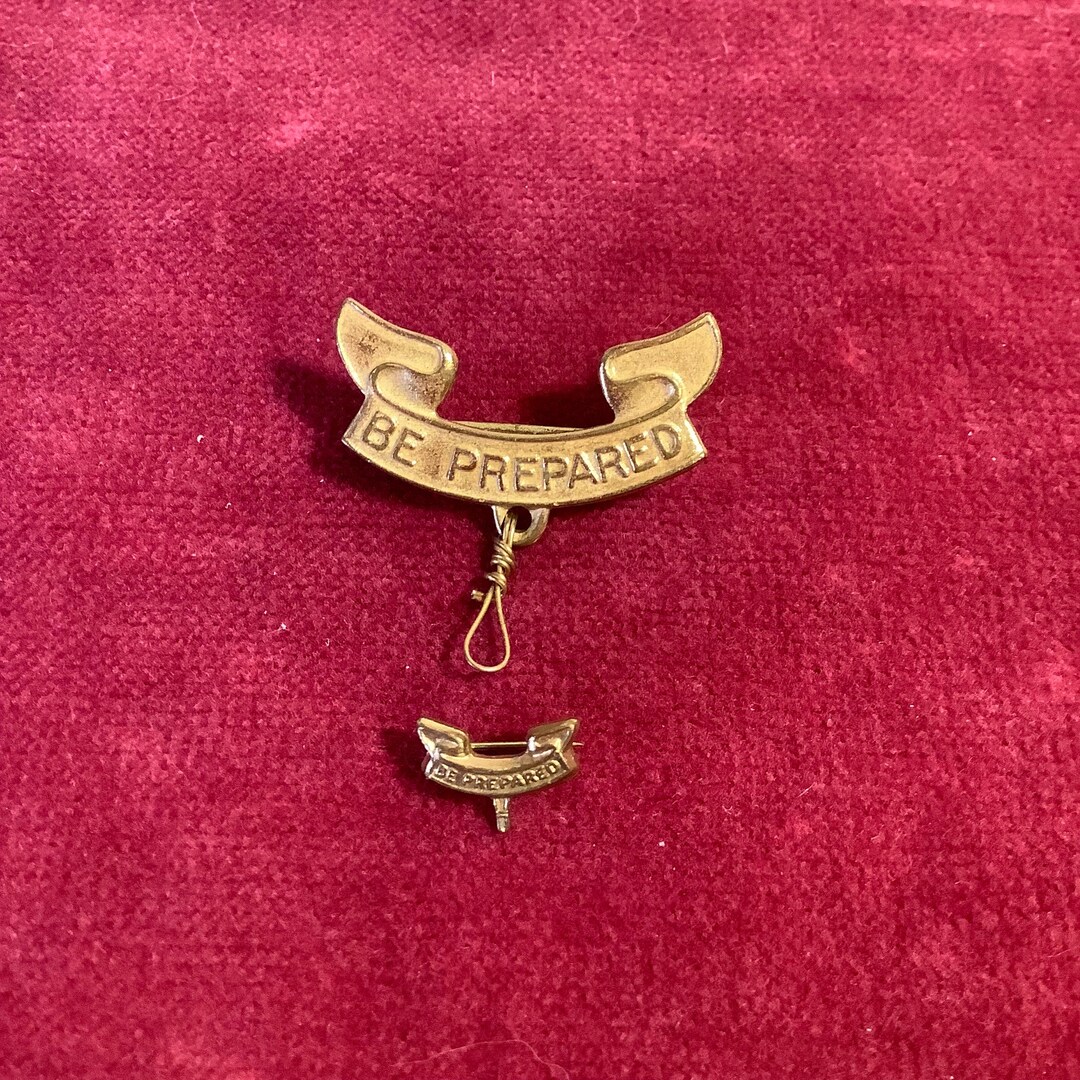 Two Vintage Boy Scouts of America BSA BE PREPARED Hanger Pins Gold Tone ...