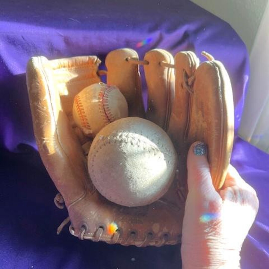 Baseball Pitcher's Mitt & 2 Old Leather Balls 9880-5D - Etsy
