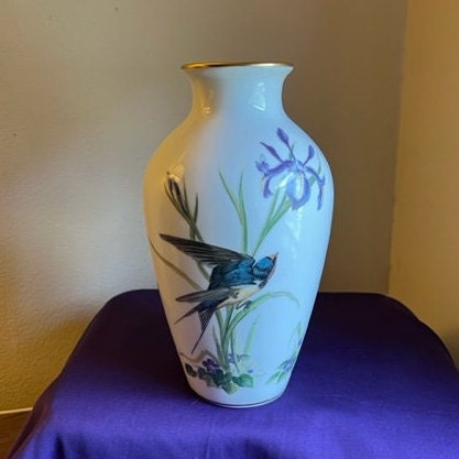 Meadowland Bird Vase, Franklin Porcelain, 11-1/2 Meadowland Bird Vase, Franklin Porcelain, 11-1/2