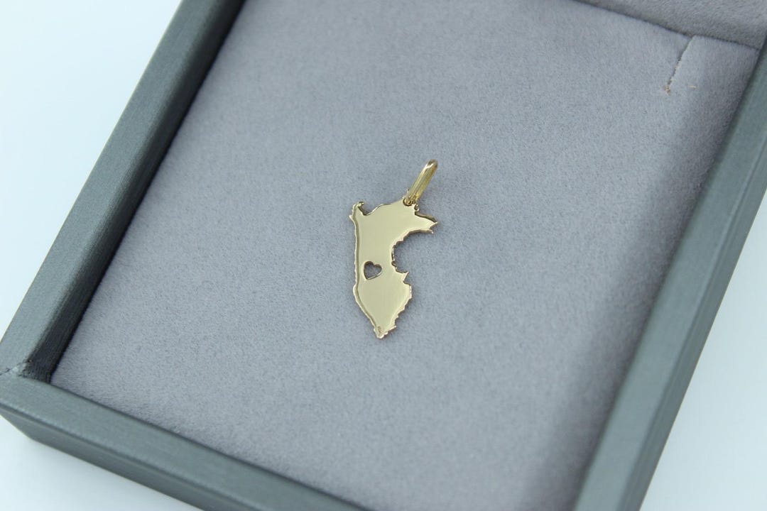 Peru Map Gold Pendant – Minimalist 18K Gold Peruvian Outline Charm - Etsy