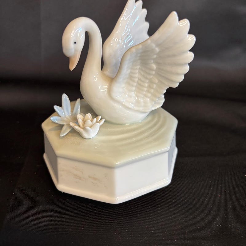 Porcelain Swan Music Box - Etsy