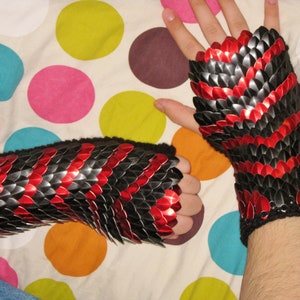 Knit Your Own Scale Mail Gloves With Craftymutt's Super Simple Knitting ...