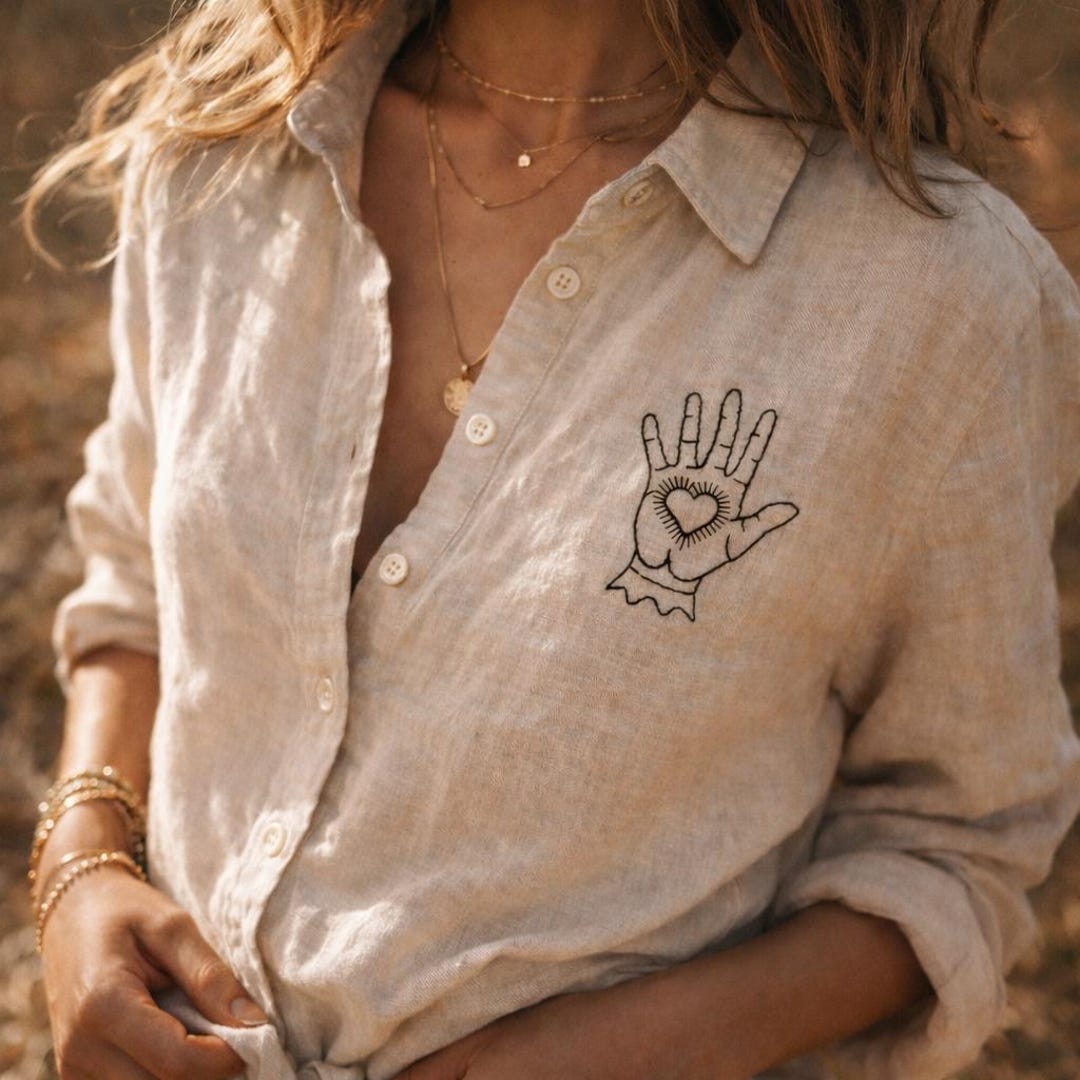 Machine Embroidery Design- Hand With Heart Line Art - Etsy