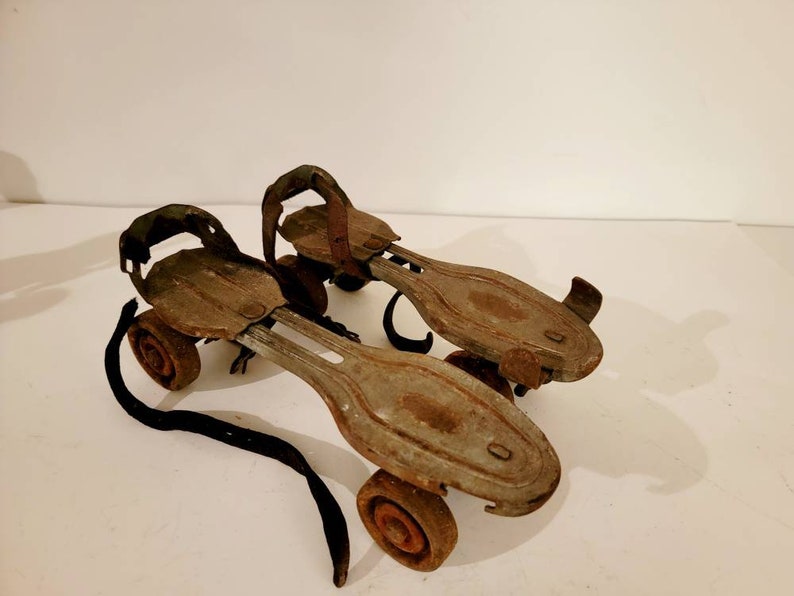 Metal Vintage Rolling Roller Skates Very Rusty Roller Skating | Etsy