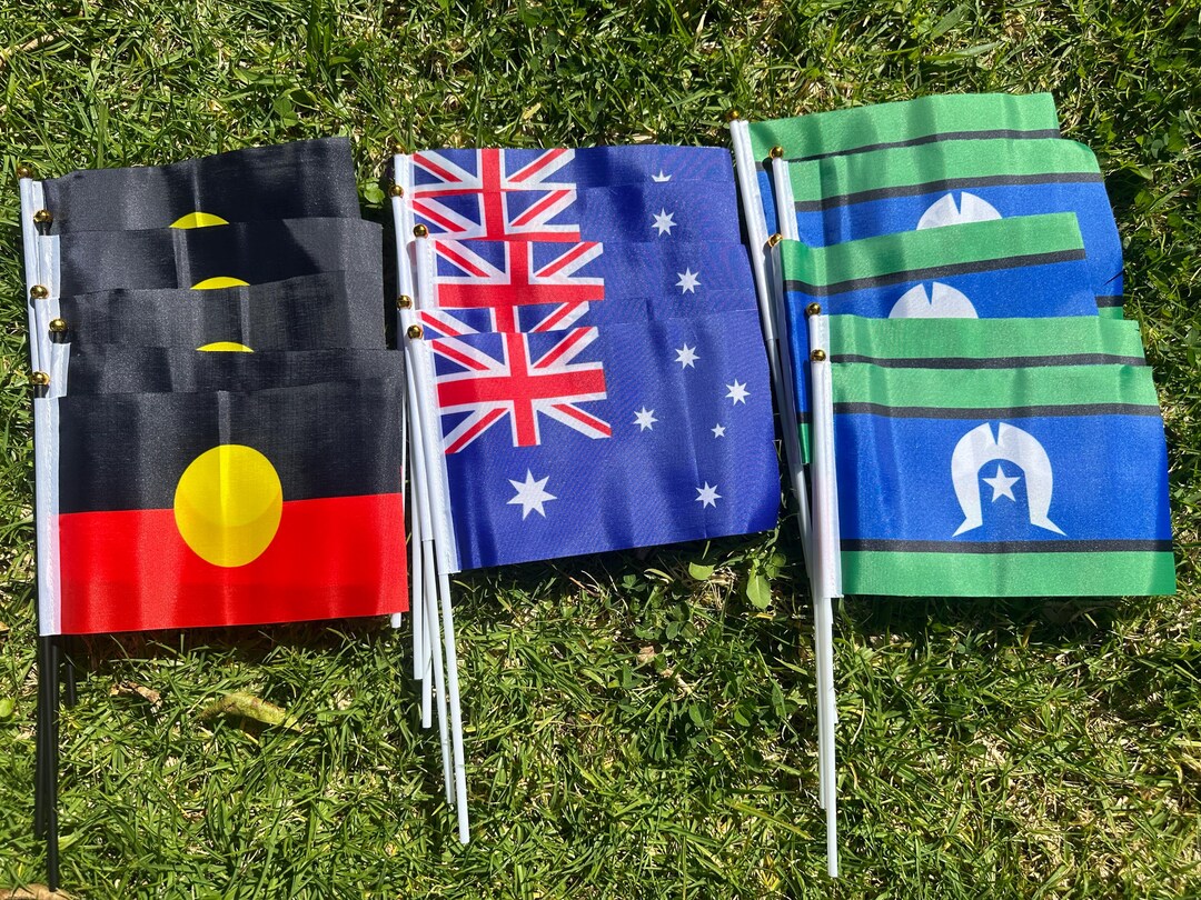 15 Aboriginal Torres Strait Islander Australian Hand Waver Flags 5 Each ...
