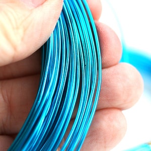 18 Gauge Wire, 1mm Thick Bright Blue Aluminum Craft Wire, 10m Roll ...
