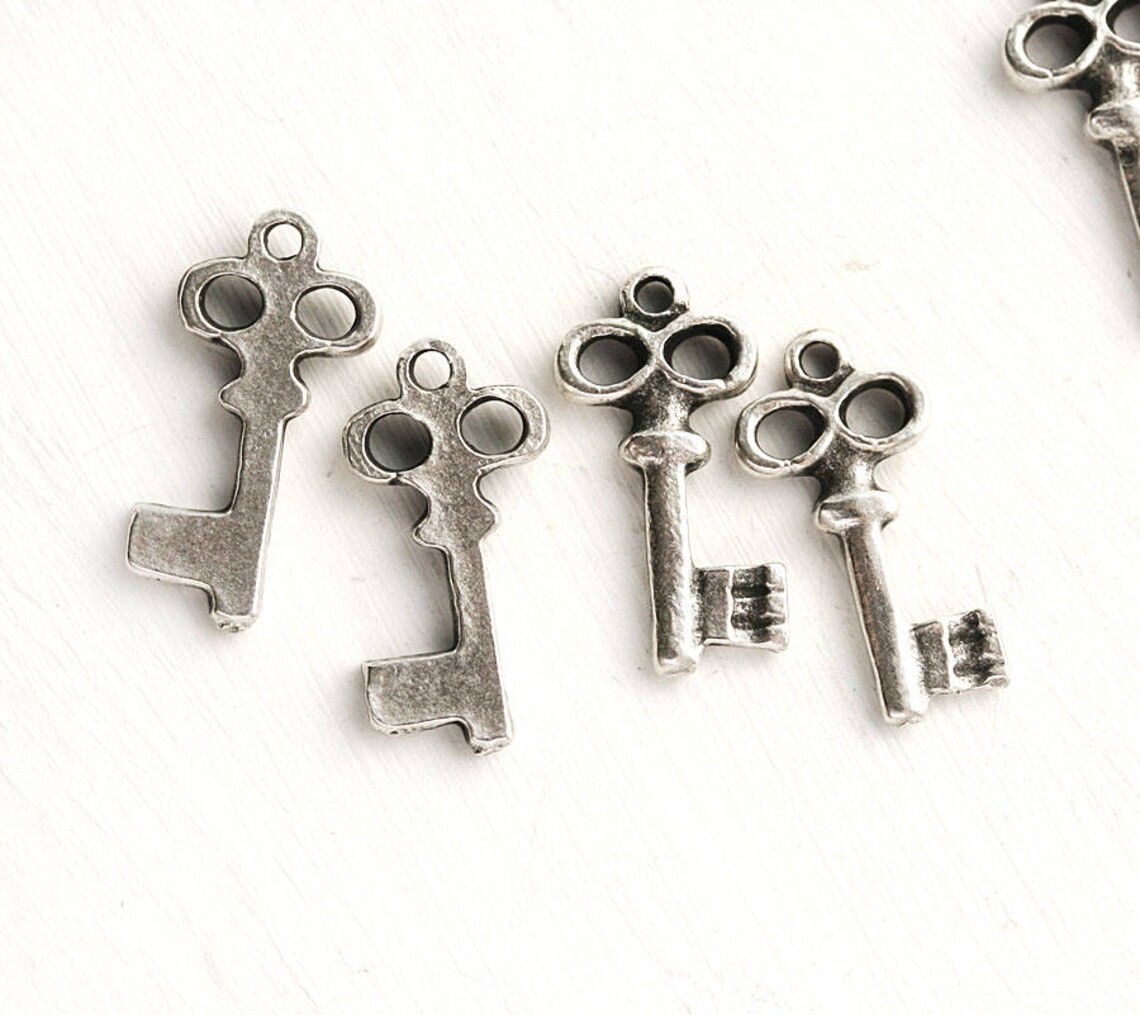 Antique Silver Skeleton Key Charms Small Silver Key Beads - Etsy