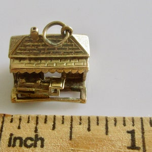 9ct Gold Steam Train in a Station Moving Charm - Etsy