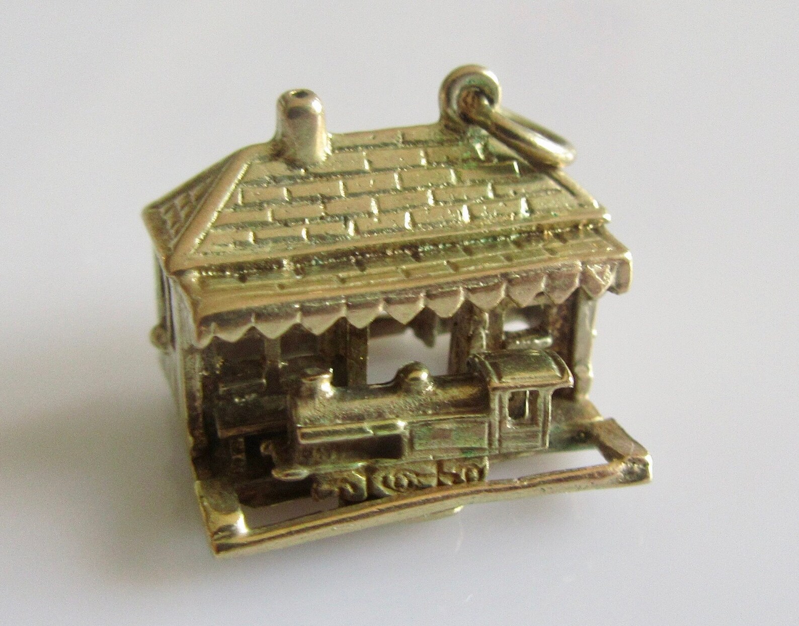 9ct Gold Steam Train in a Station Moving Charm - Etsy