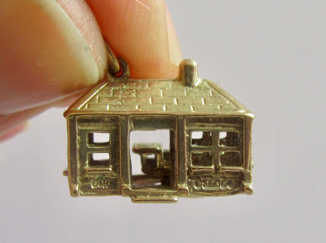 9ct Gold Steam Train in a Station Moving Charm - Etsy